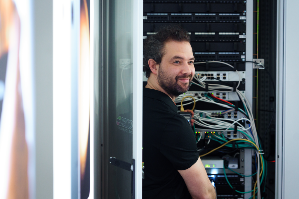 Contact | Decom Telecom | ICT | Security